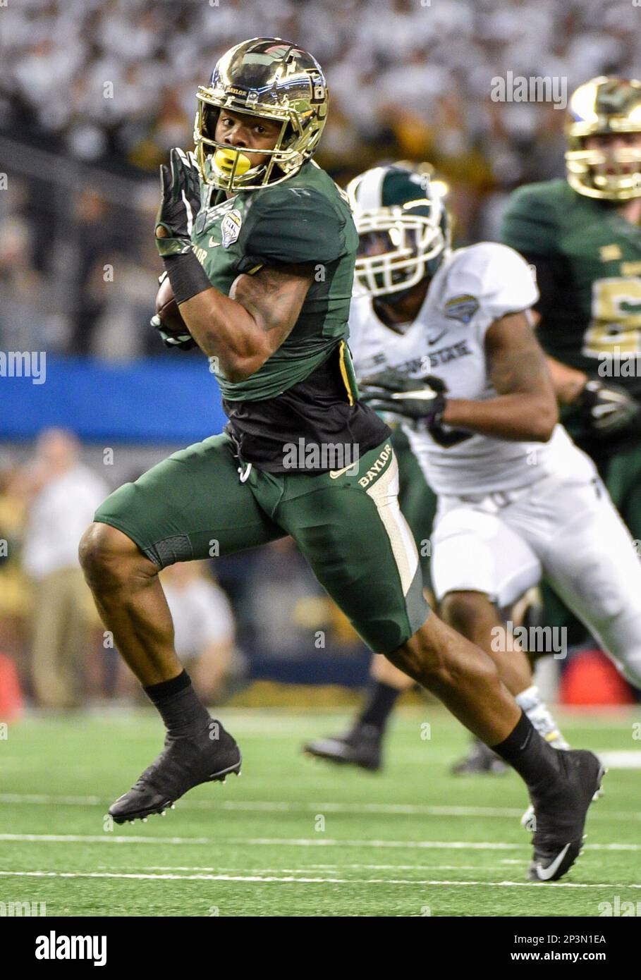 Baylor Bears running back Corey Coleman (1) catches a pass for a large ...