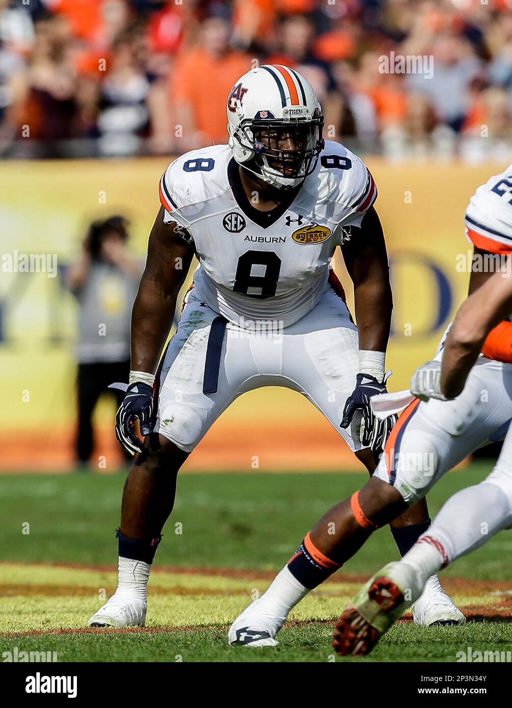 Auburn Tigers linebacker Cassanova McKinzy (8) in action against the ...