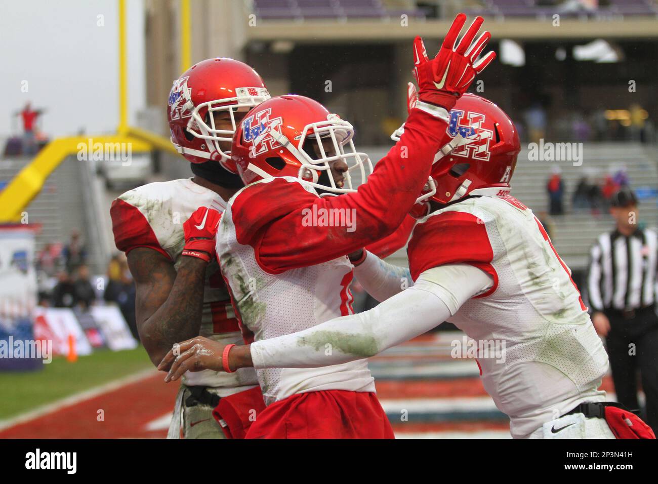 02 January 15: Houston Cougars wide receiver Demarcus Ayers (10 ...