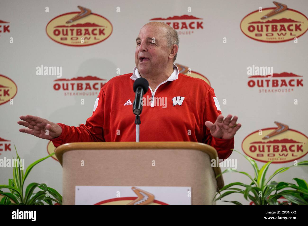 Wisconsin Badgers Head Coach Barry Alvarez addresses the media after ...