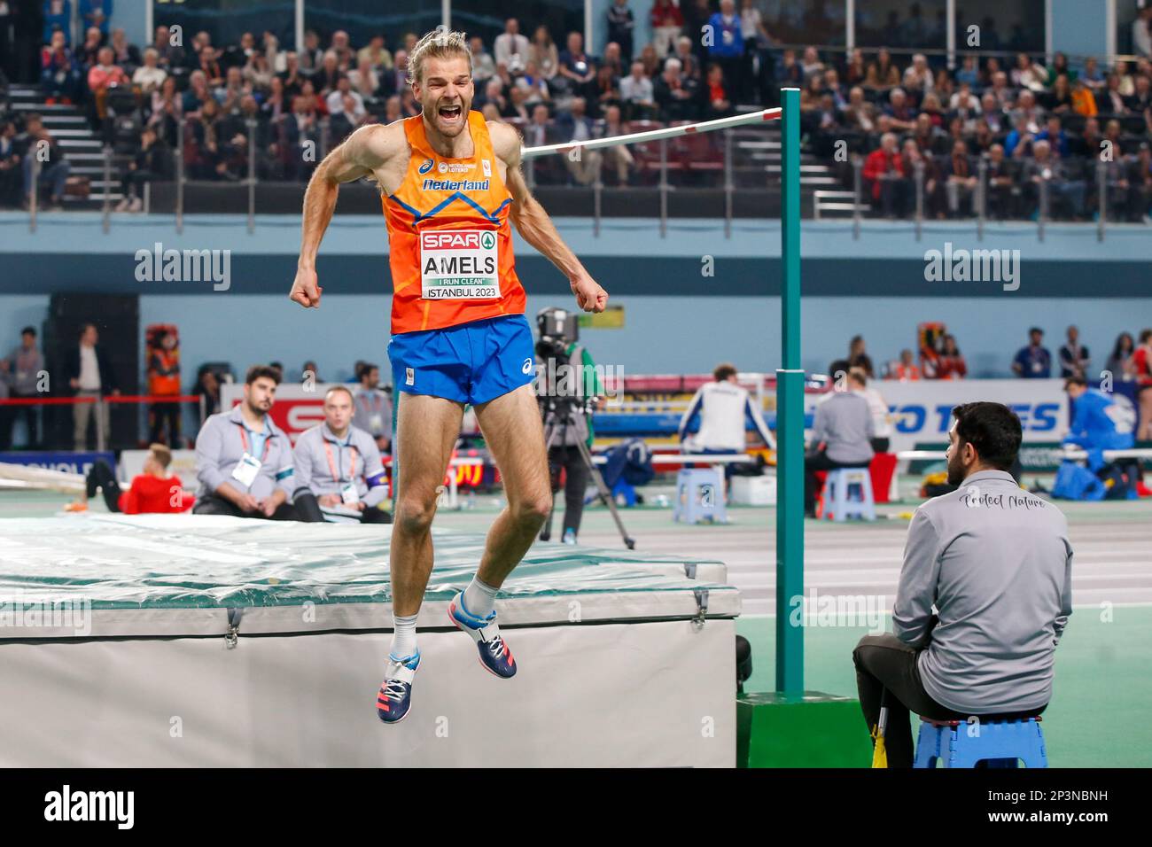 Douwe amels competing on the high jump men hi-res stock photography and ...