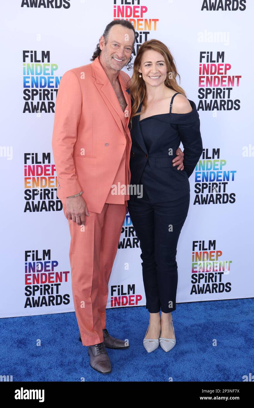 Troy Kotsur and Deanne Bray-Kotsur attend the 2023 Film Independent ...