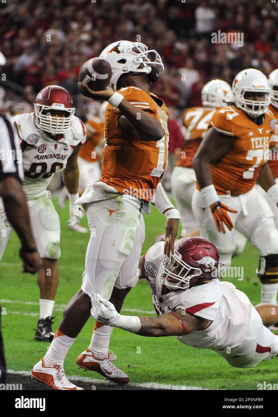 December 29th, 2014: Texas Longhorns quarterback Tyrone Swoopes (18 ...
