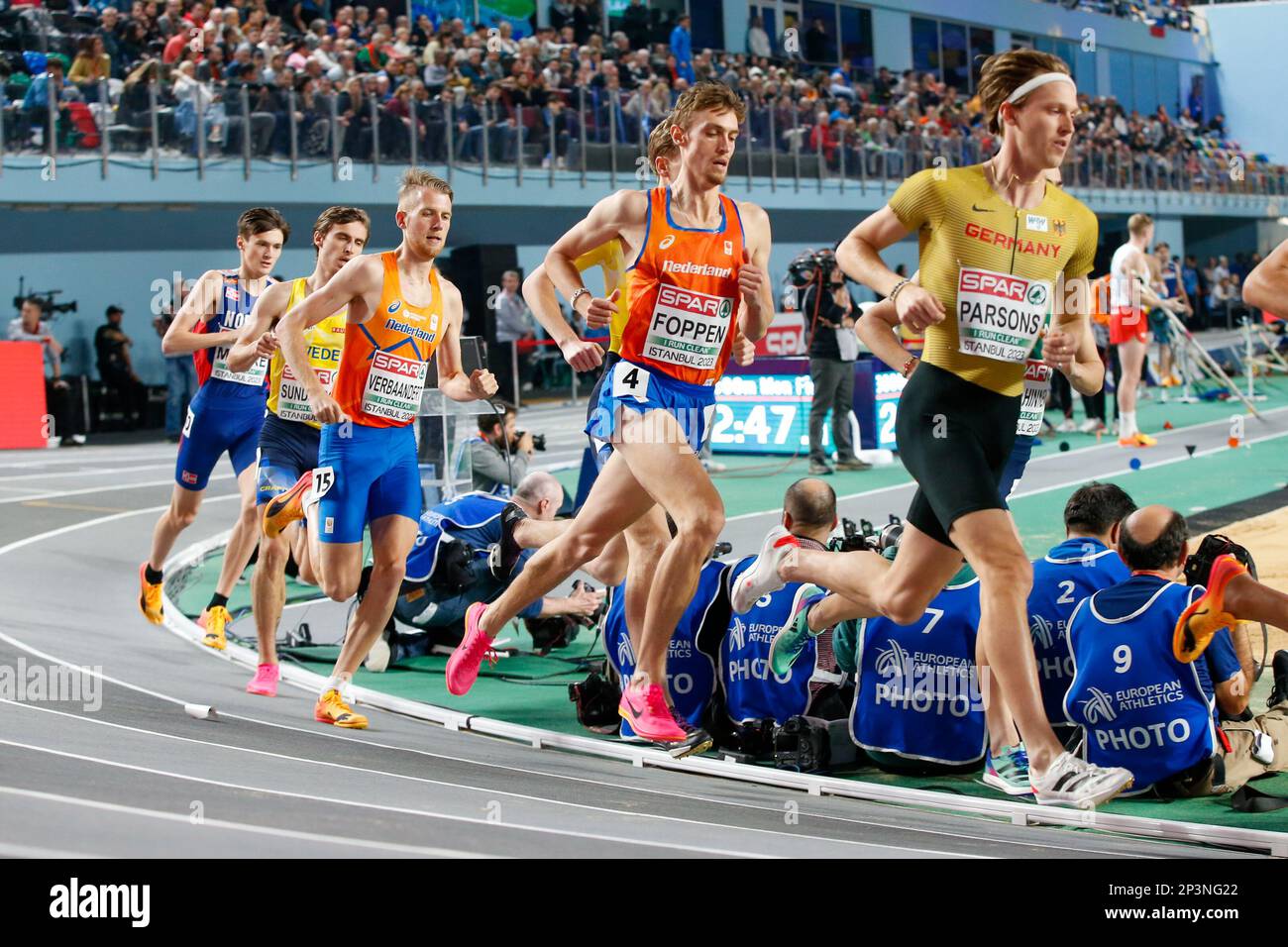 Tim verbaandert competing on the 3000m men hi-res stock photography and ...