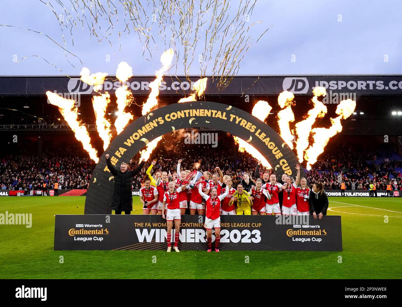 Arsenal's Leah Williamson and Kim Little lift the Continental Tyres ...
