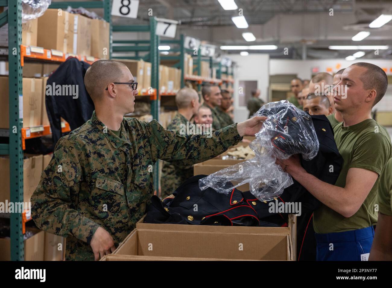 U.S. Marine Corps recruits with Alpha Company, 1st Recruit Training ...