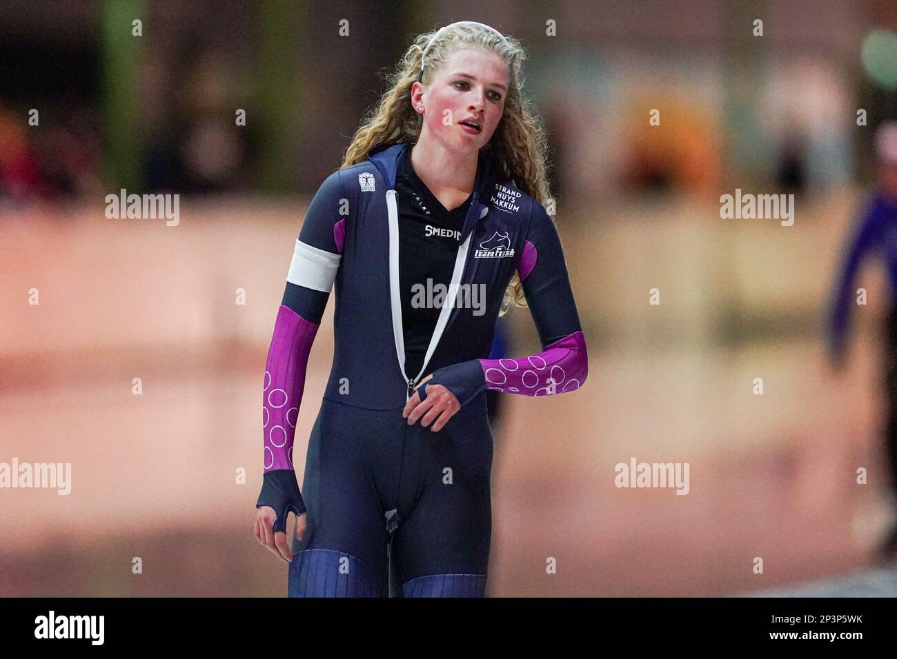 ENSCHEDE, NETHERLANDS - MARCH 5: Amy van der Meer competing on the ...