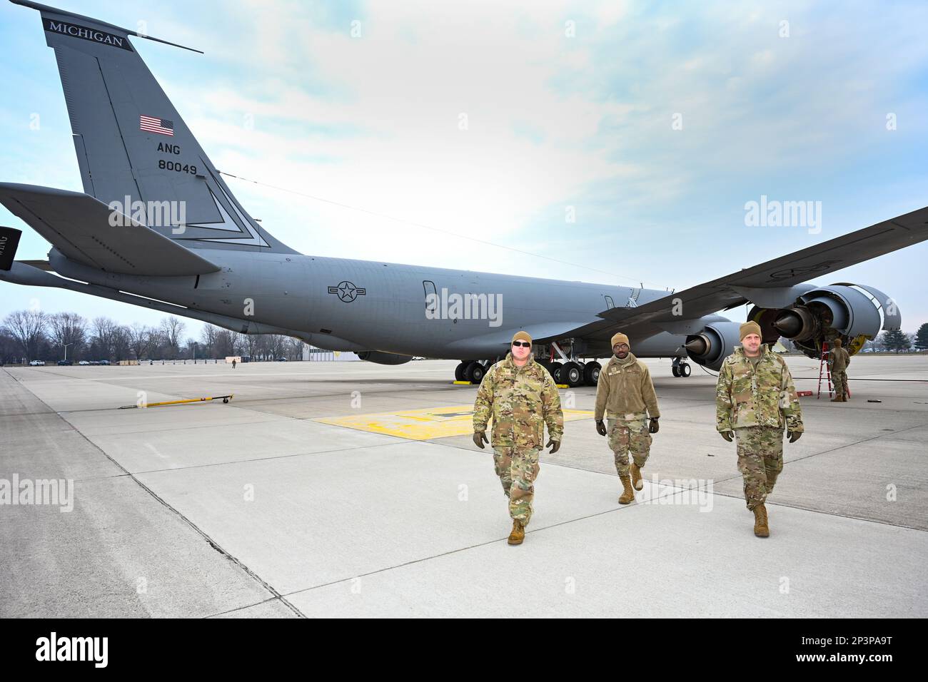 Airmen with the 191st Aircraft Maintenance Squadron, Selfridge Air ...