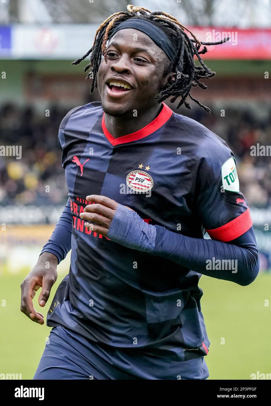 WAALWIJK, NETHERLANDS - MARCH 5: Johan Bakayoko of PSV celebrates his ...