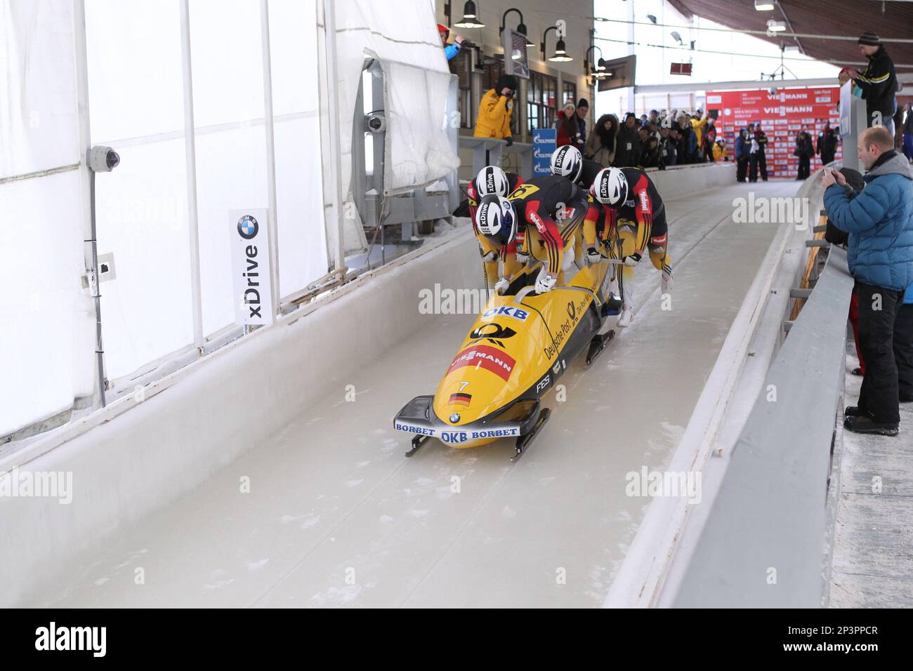 13 December 2014: The Germany 2 bobsled driven by Francesco Friedrich ...
