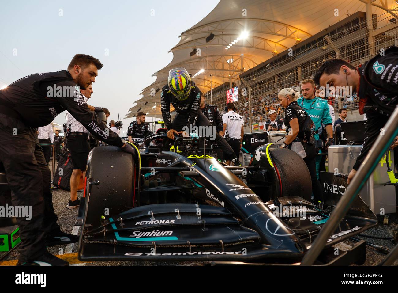 44 HAMILTON Lewis (gbr), Mercedes AMG F1 Team W14, starting grid during ...