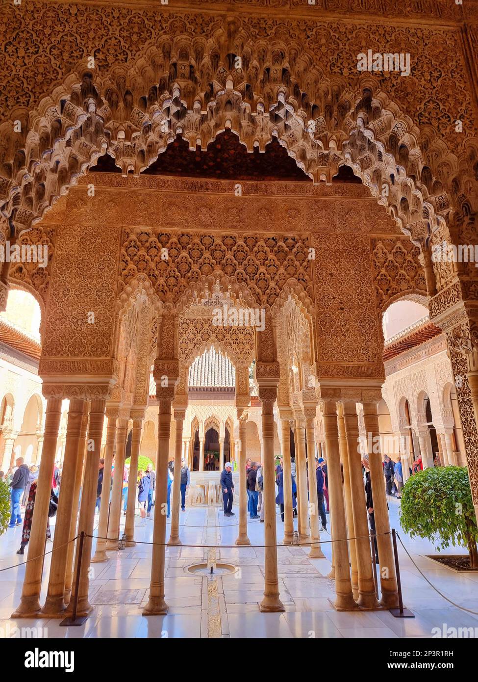 The highlight of Alhambra, the Nasrid Palace is a beautiful mansion ...