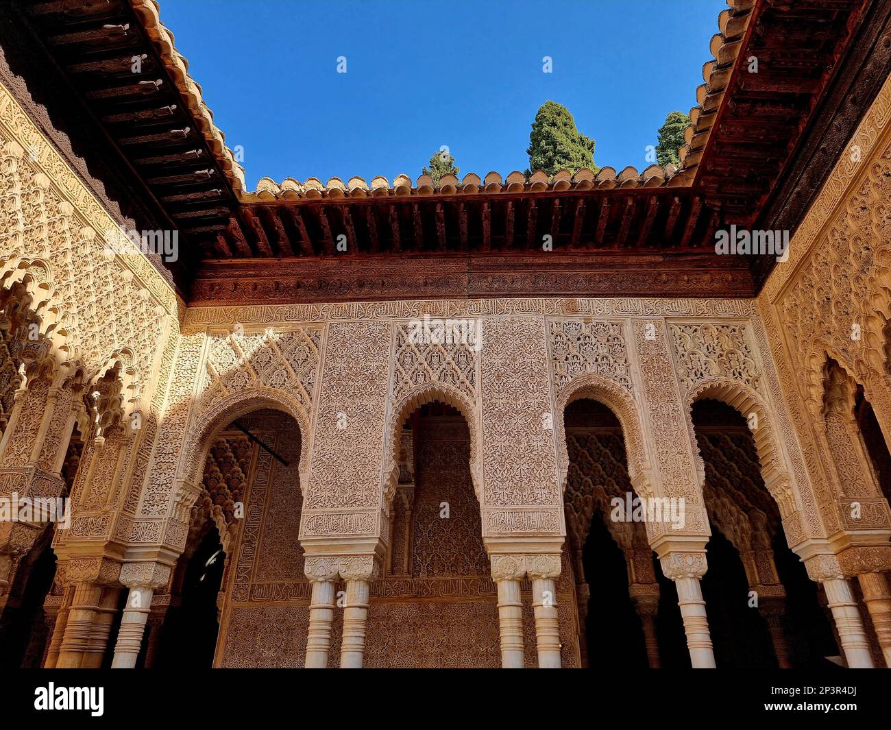 The highlight of Alhambra, the Nasrid Palace is a beautiful mansion ...
