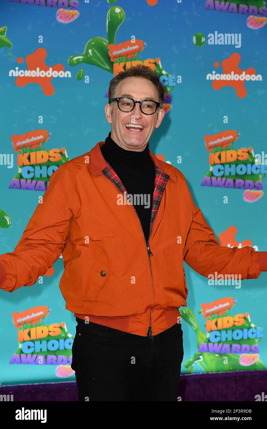 Uncle Howie Tom Kenny