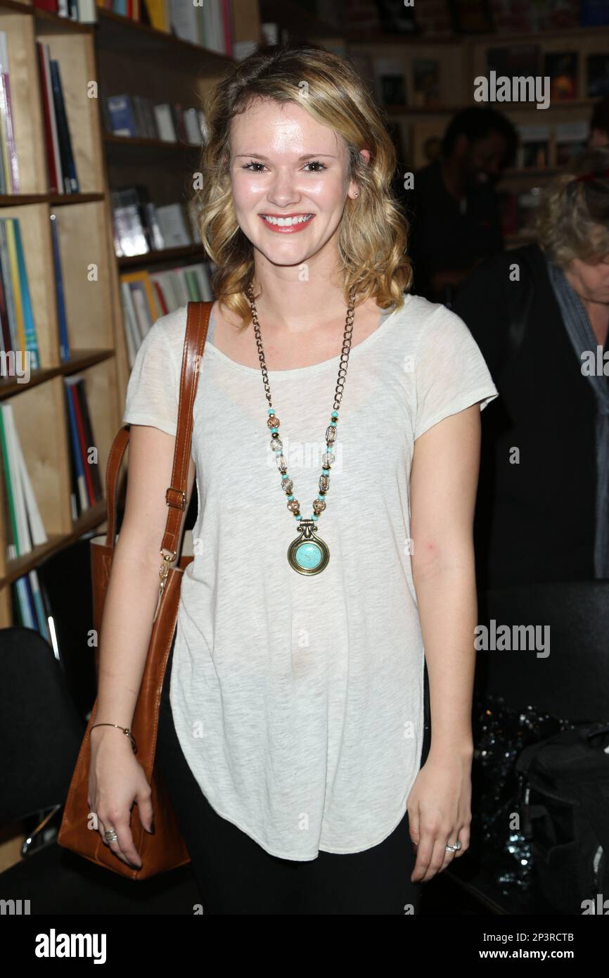 Photo by: GPTCW/STAR MAX/IPx12/7/14Jennifer White at Holly Powell's ...