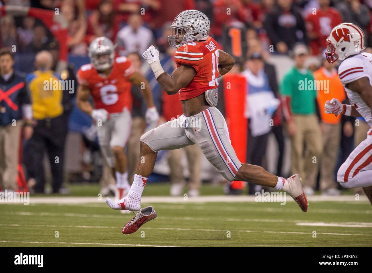 December 6, 2014: Ohio State Buckeyes running back Ezekiel Elliott (15 ...