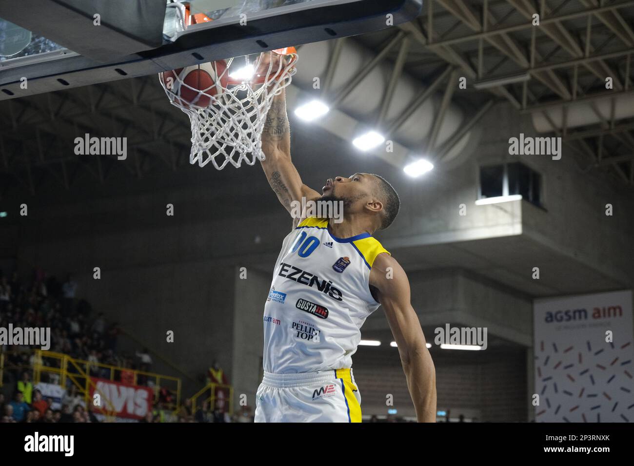 Pala AGSM-AIM, Verona, Italy, March 05, 2023, Dunk of Taylor Smith ...