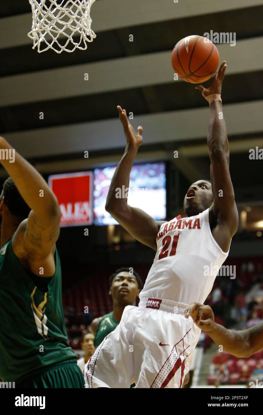 Alabama guard Rodney Cooper (21) shoots the ball against the South ...