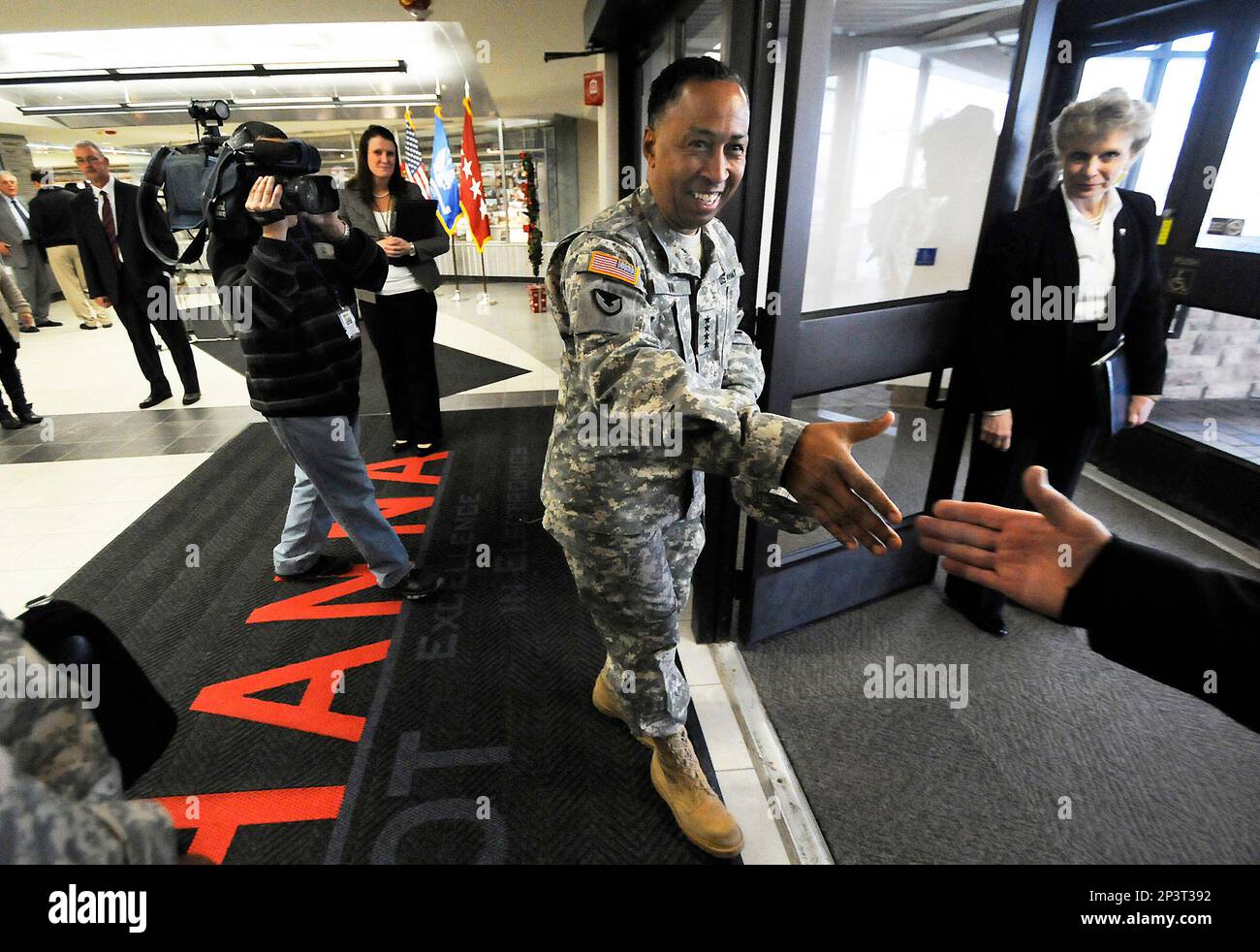 Four-star Gen. Dennis L. Via, 18th Commander of the U.S. Army Materiel ...