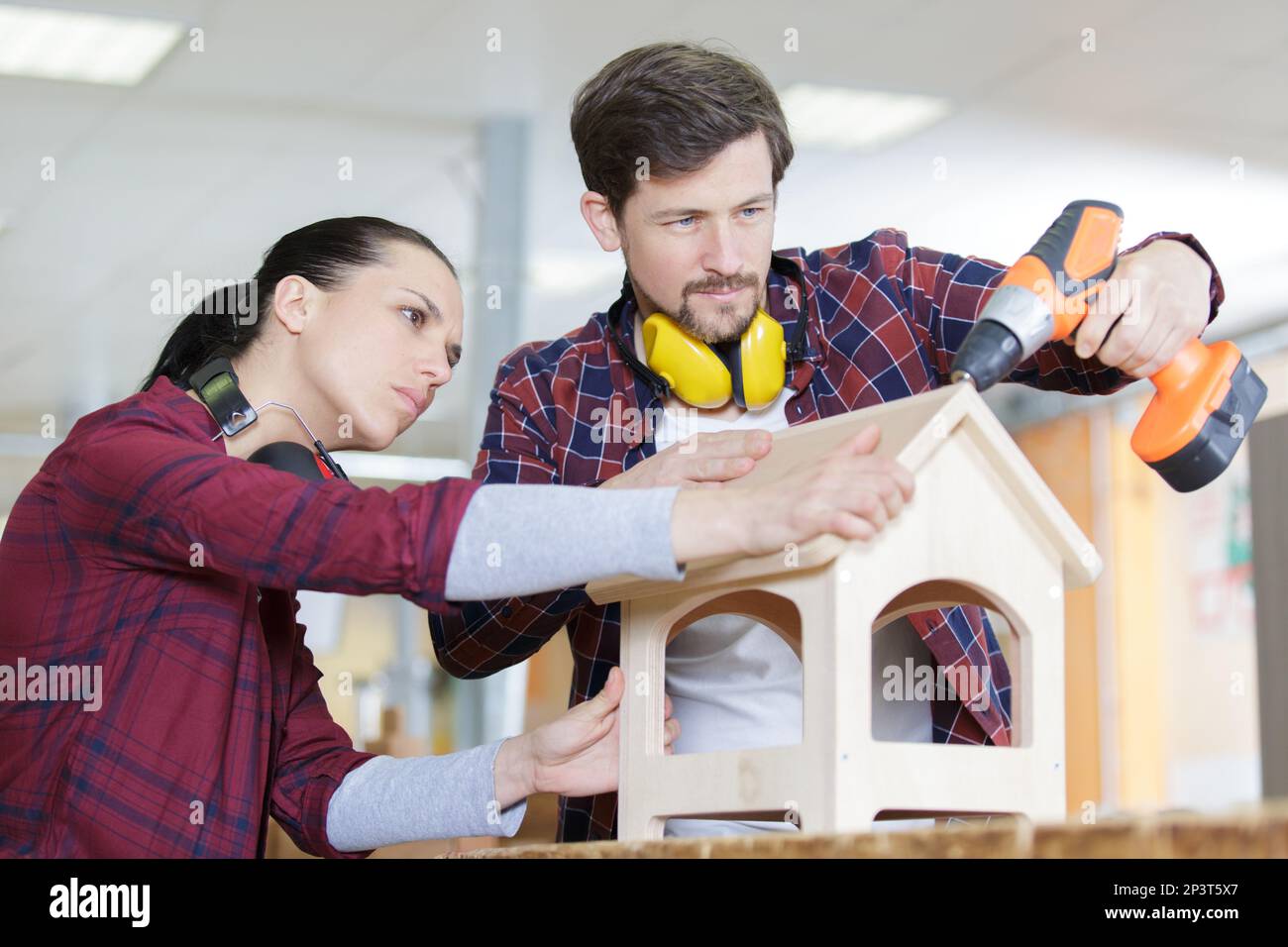 A residential plumber working hi-res stock photography and images - Alamy