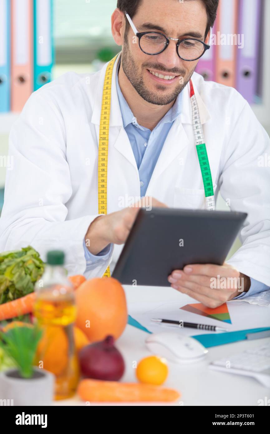 Male nutritionist hi-res stock photography and images - Alamy