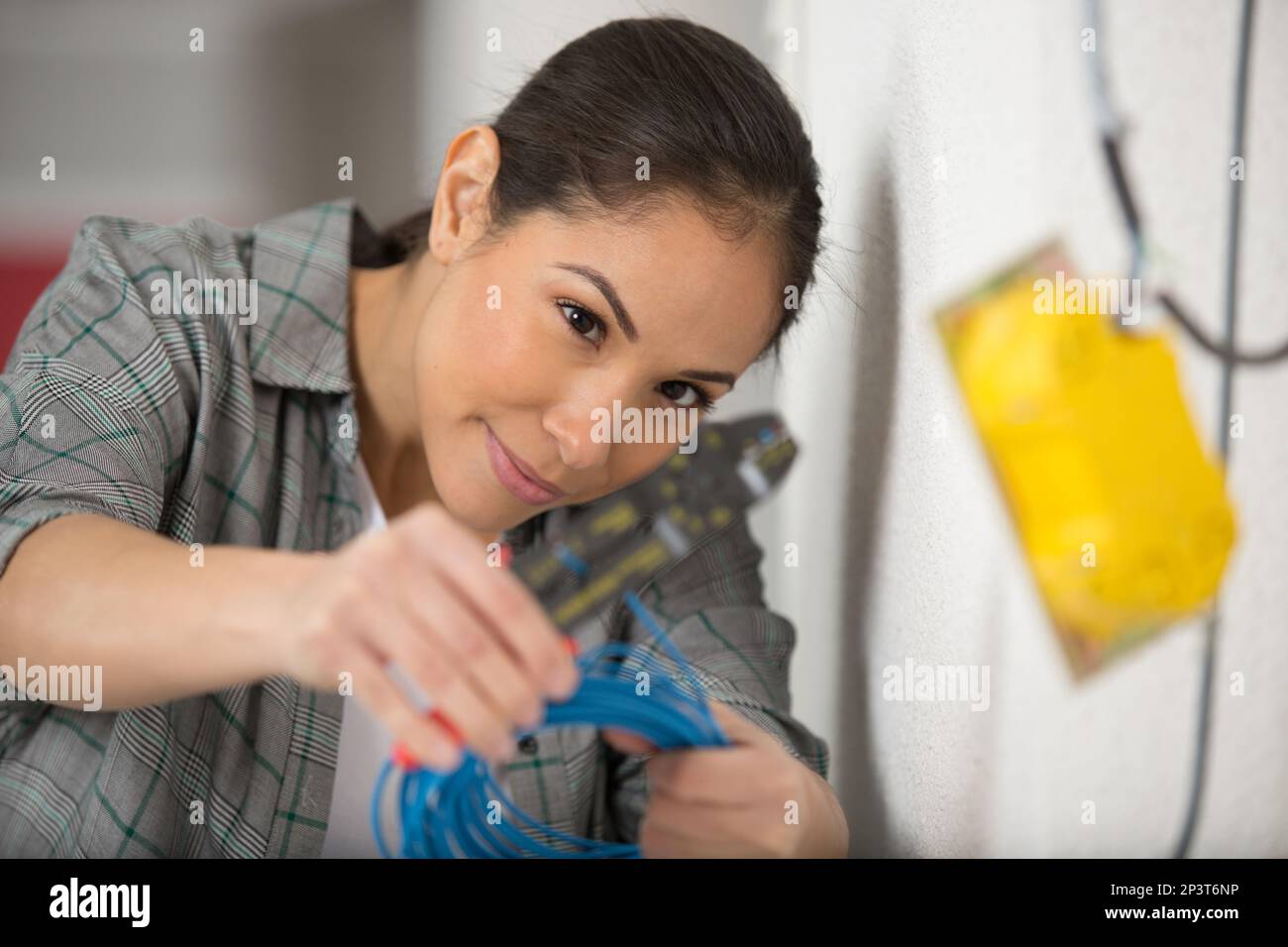 Cable cutters hi-res stock photography and images - Alamy