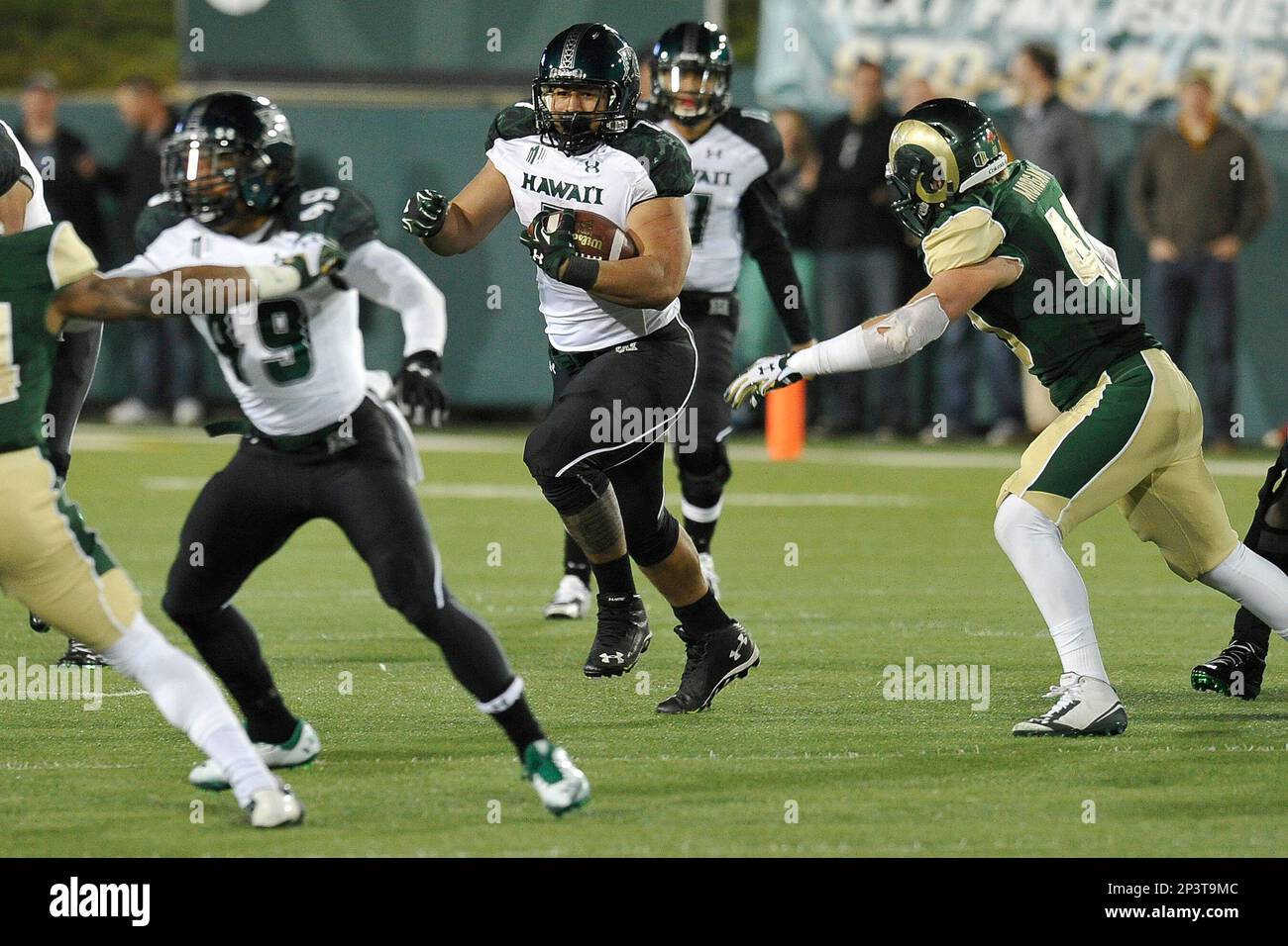 November 8 2014: Hawai'i running back Joey Iosefa runs during the game ...