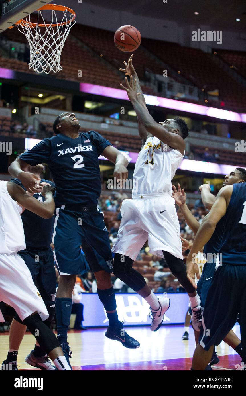 November 30, 2014 - Long Beach State 49ers forward David Samuels (11 ...