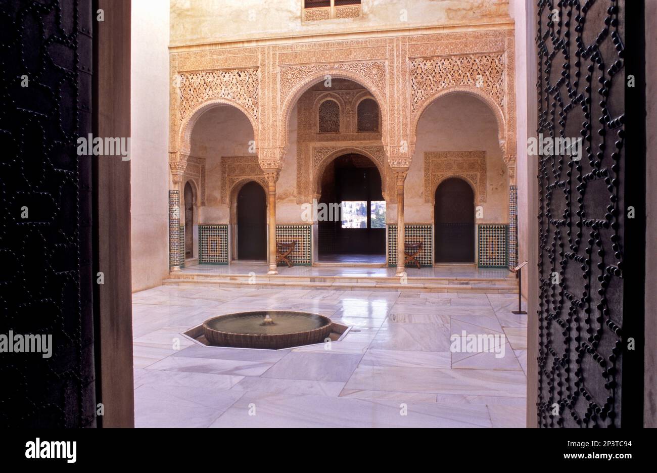 Azulejo nazari hi-res stock photography and images - Alamy