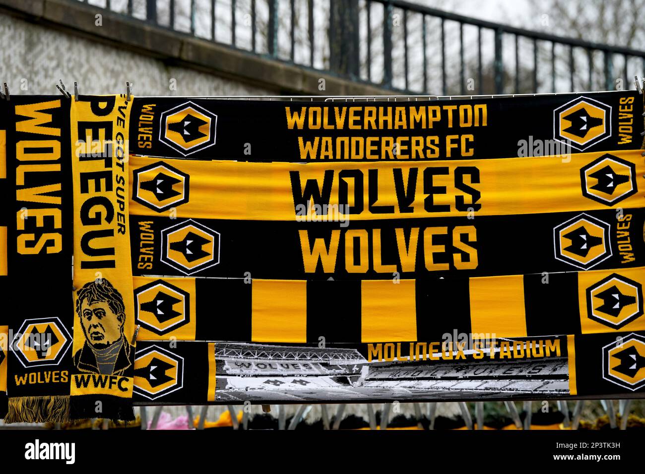 Premier league football grounds hi-res stock photography and images - Alamy