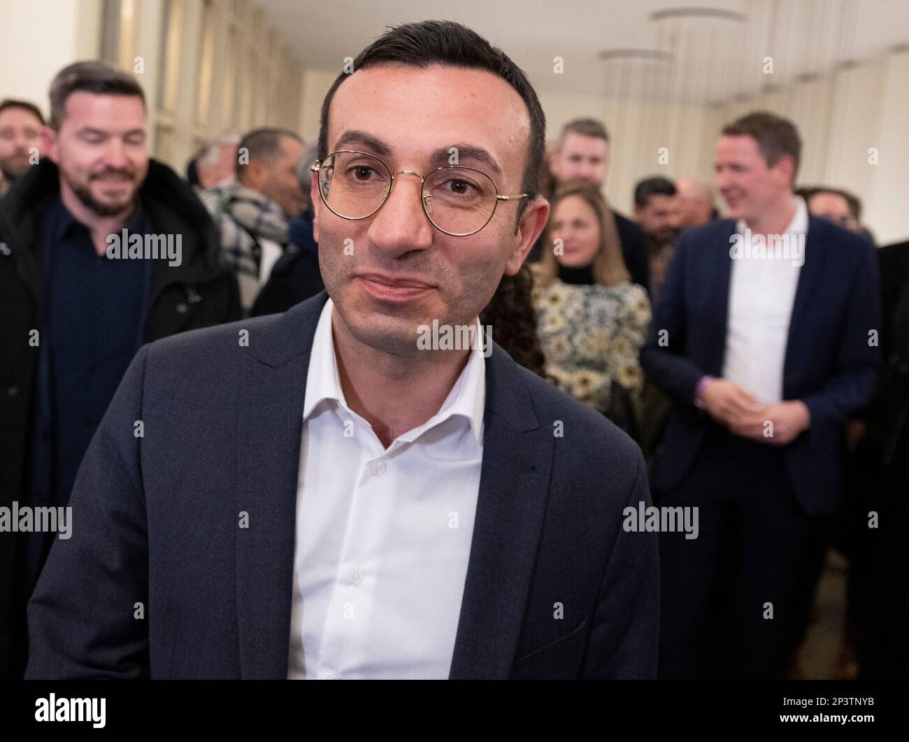 05 March 2023, Hesse, Frankfurt/Main: Mike Josef (SPD) enters Frankfurt ...