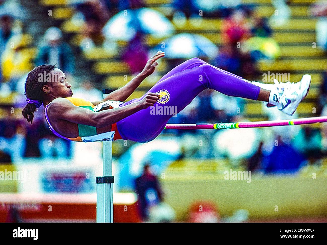 Jackie Joyner-Kersee competing in the Heptathlon at the 1995 USA ...