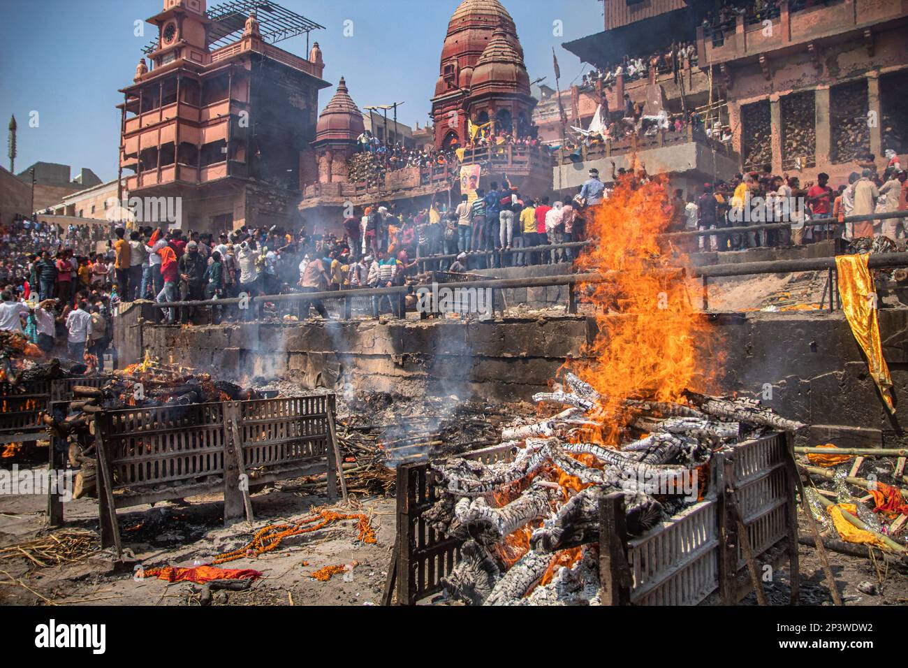 People of Kashi gather at Manikarnika ghat to celebrate Chita Bhasma ...