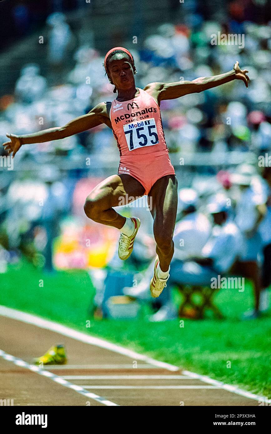 Jackie Joyner-Kersee competing in the Heptathlon at the 1991 USA ...