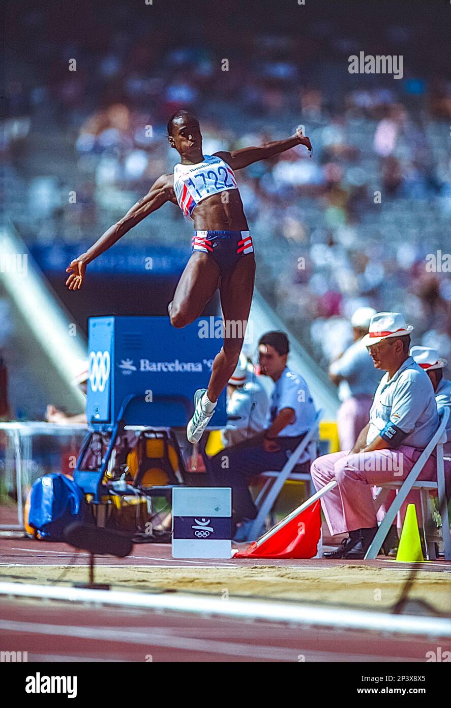 Jackie Joyner-Kersee competing in the Heptathlon at the 1992 Olympic ...