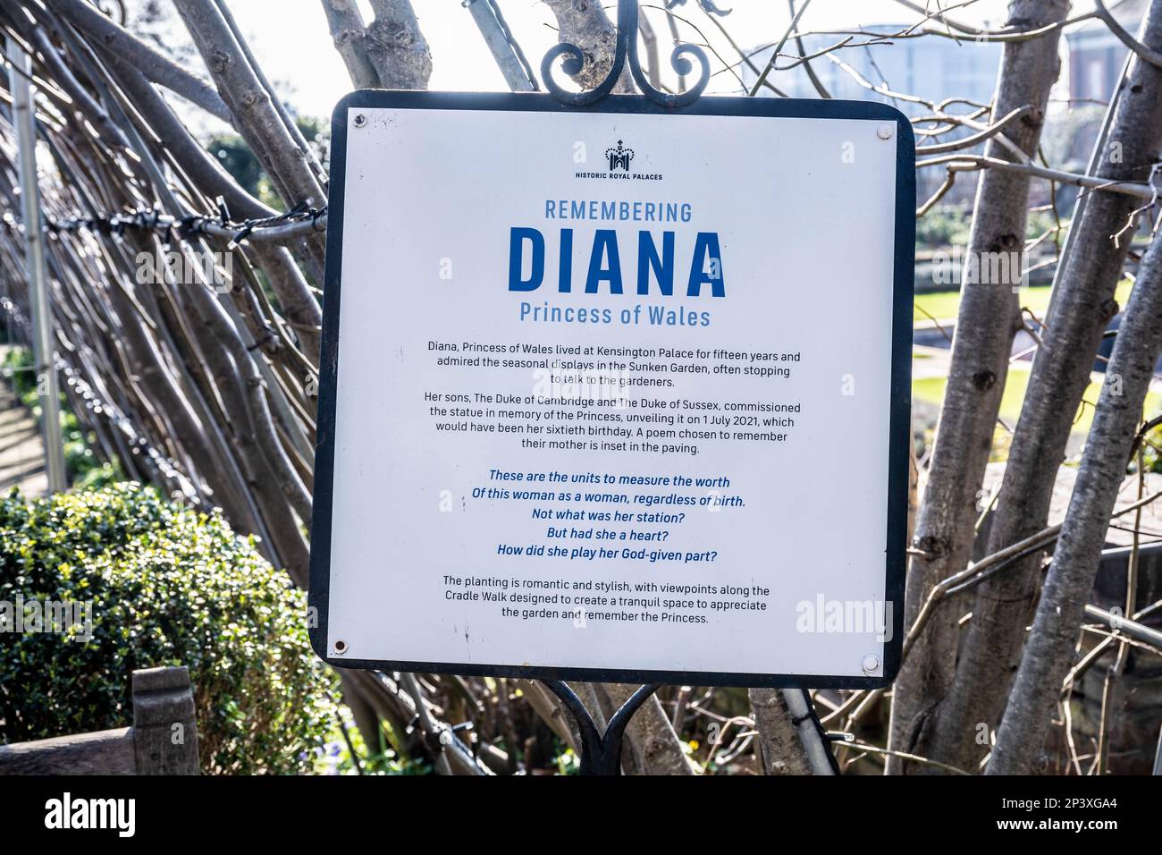 Statue of Diana, Princess of Wales at Kensington Palace, a royal ...