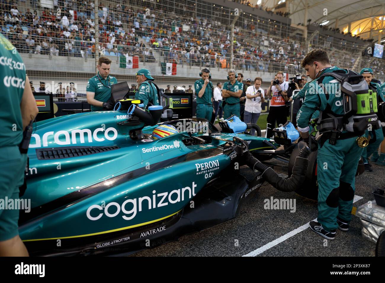 14 ALONSO Fernando (spa), Aston Martin F1 Team AMR23, starting grid ...