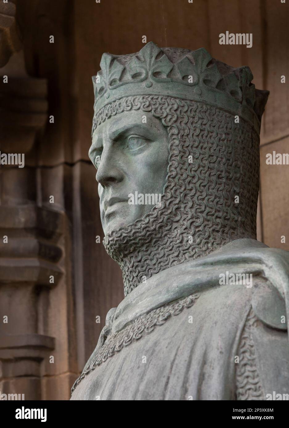 EDINBURGH, SCOTLAND, EUROPE - Statue of Robert the Bruce, King of Scots ...