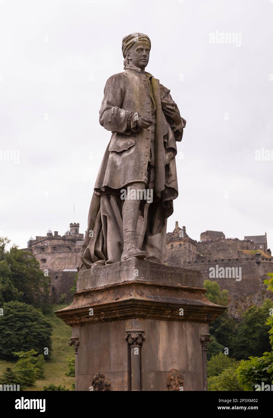 EDINBURGH, SCOTLAND, EUROPE - Allan Ramsay statue Stock Photo - Alamy