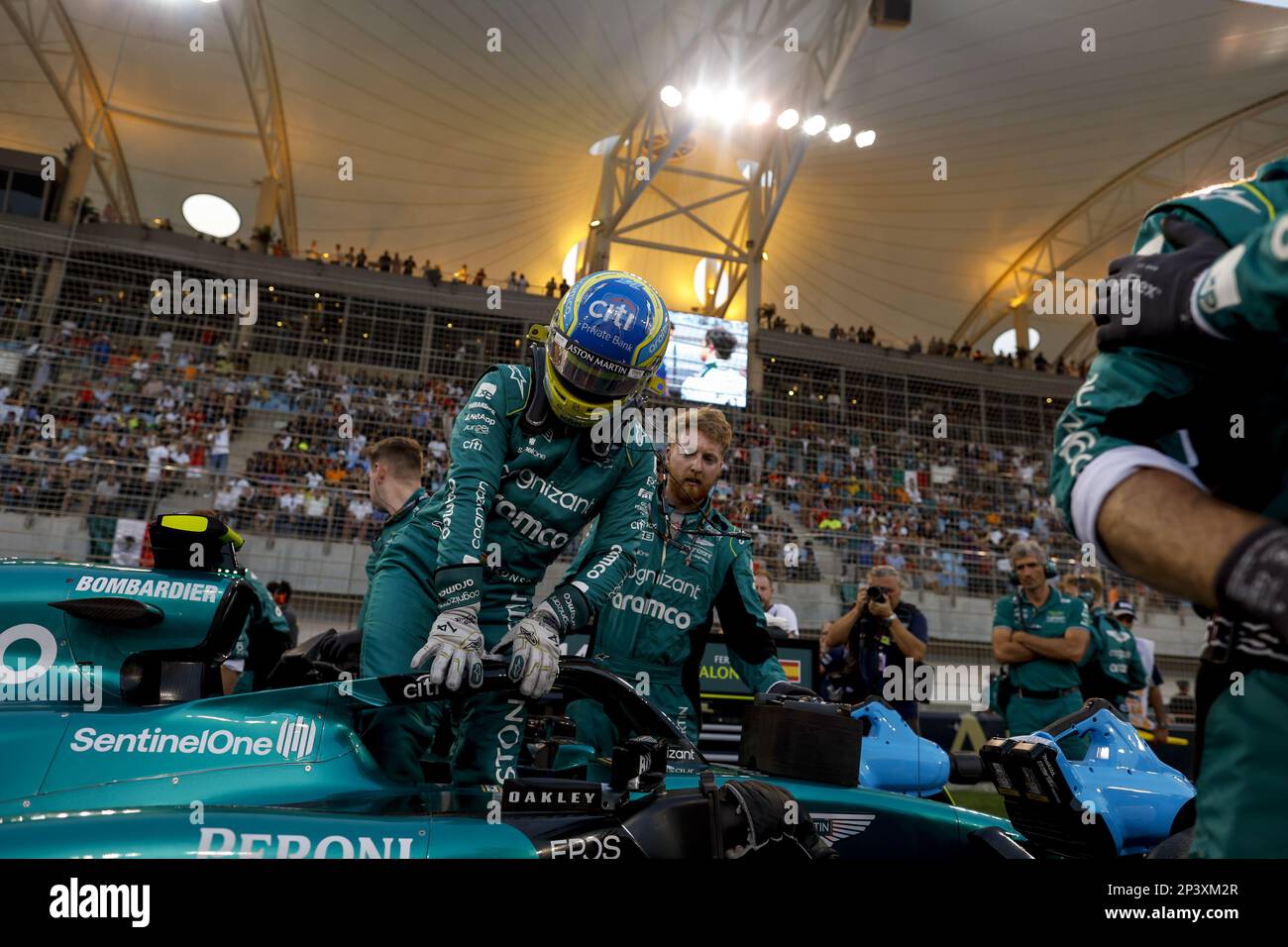 14 ALONSO Fernando (spa), Aston Martin F1 Team AMR23, starting grid ...