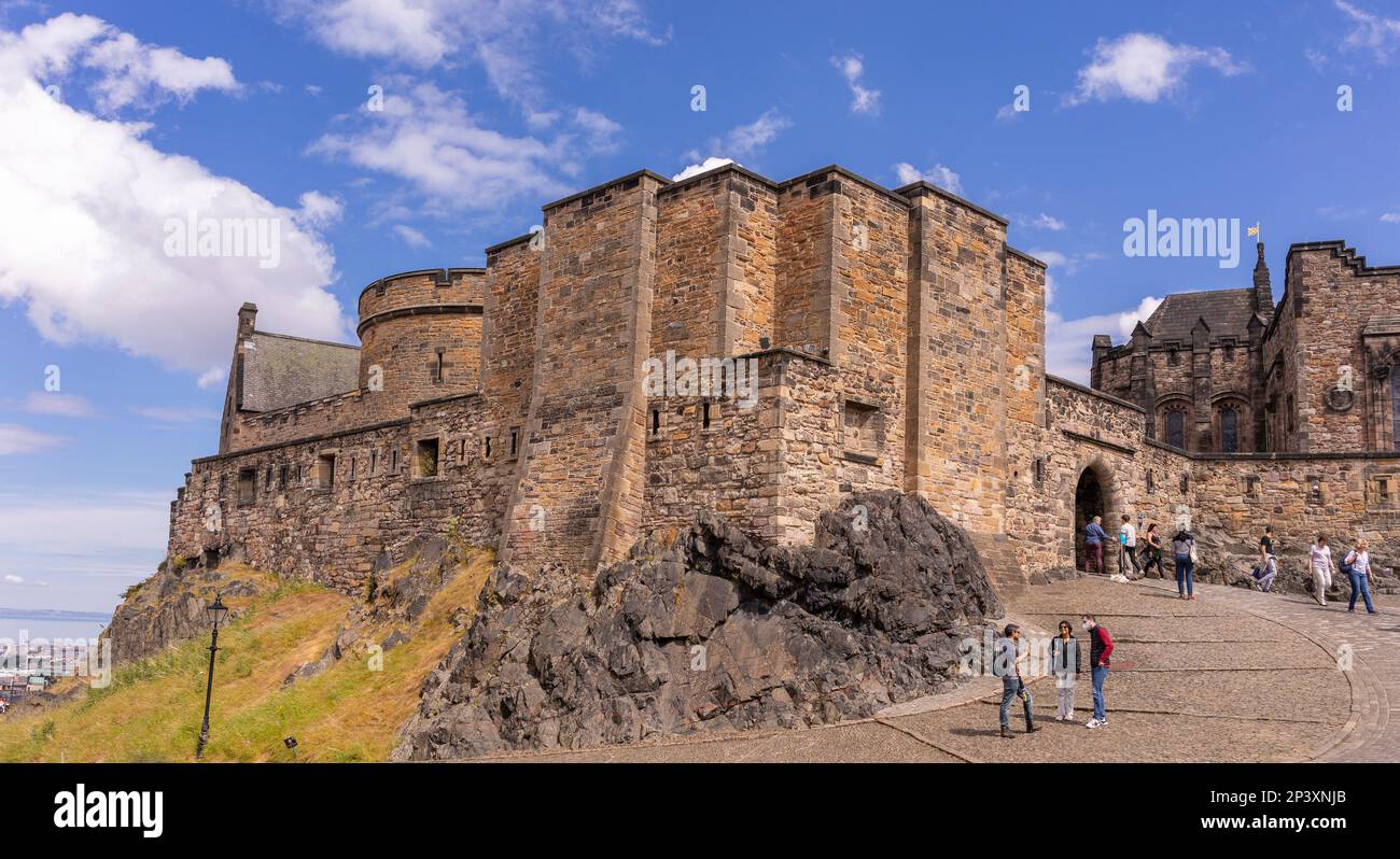 EDINBURGH, SCOTLAND, EUROPE - Edinburgh Castle, Foog's Gate at right ...