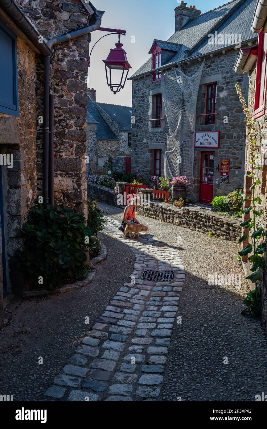 Breton woman hi-res stock photography and images - Alamy