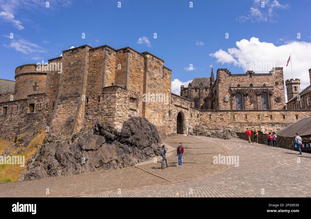 EDINBURGH, SCOTLAND, EUROPE - Edinburgh Castle, Foog's Gate at right ...
