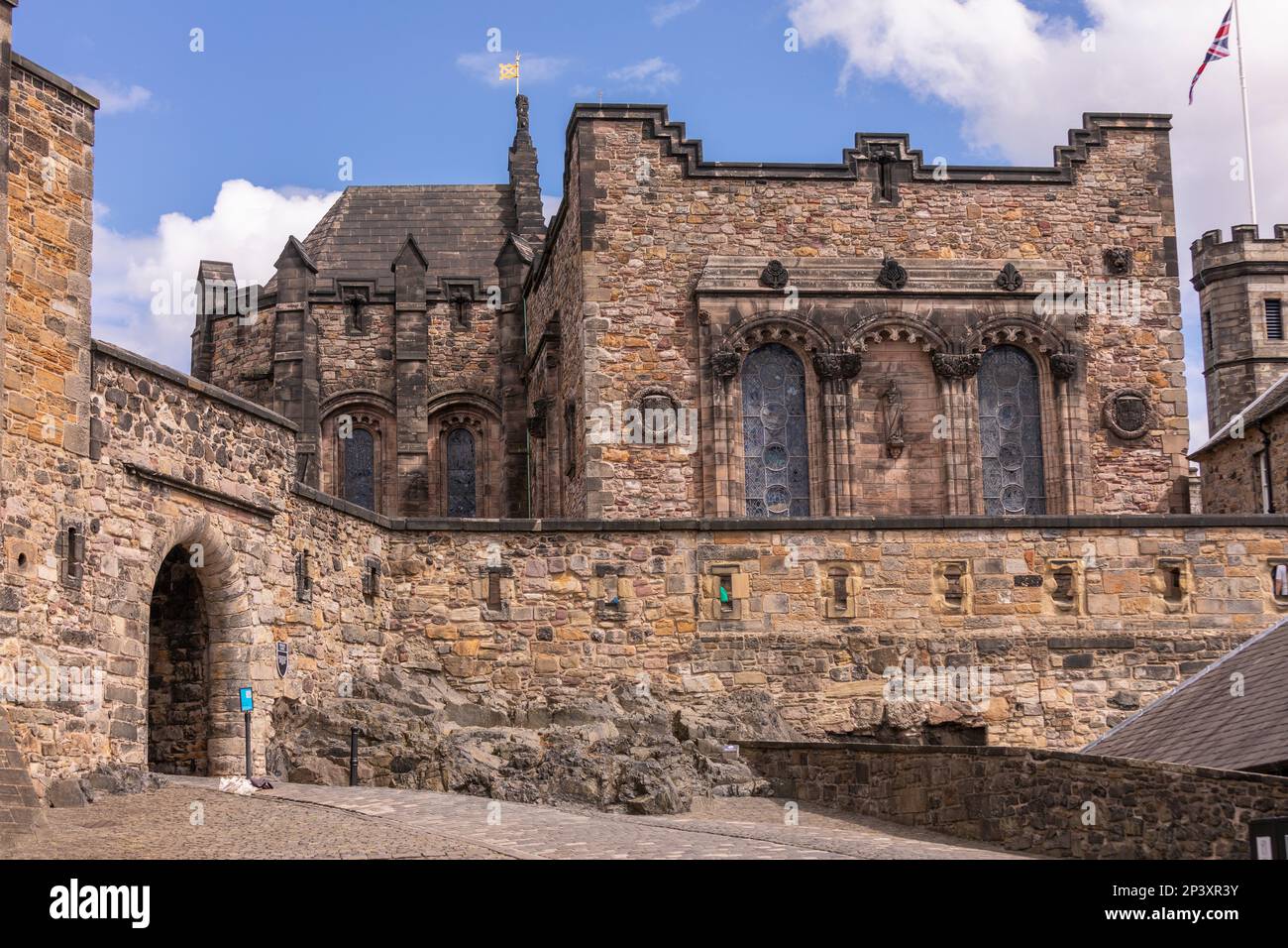 Foogs gate edinburgh castle hi-res stock photography and images - Alamy