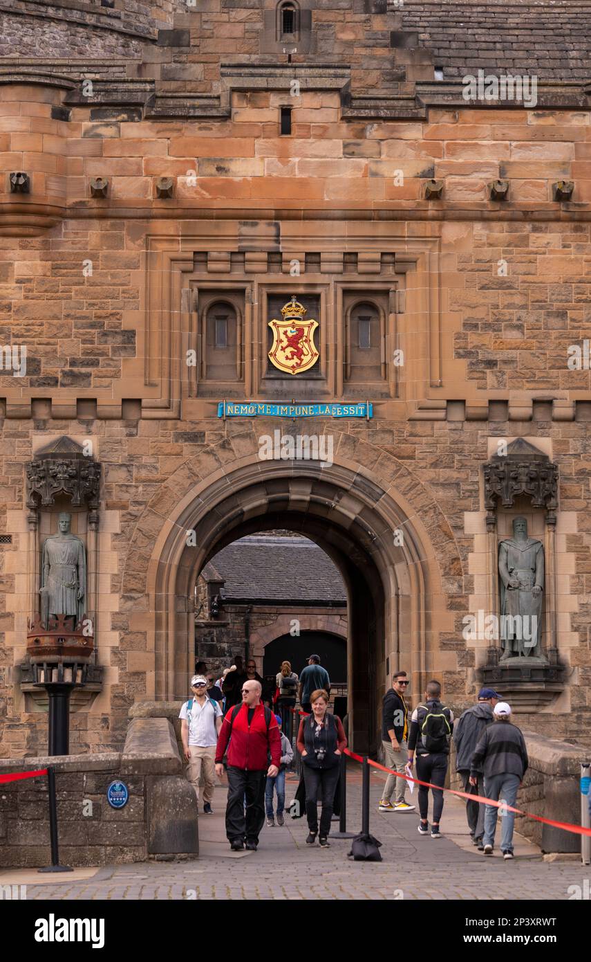 EDINBURGH, SCOTLAND, EUROPE - Tourists at entrance to Edinburgh Castle ...