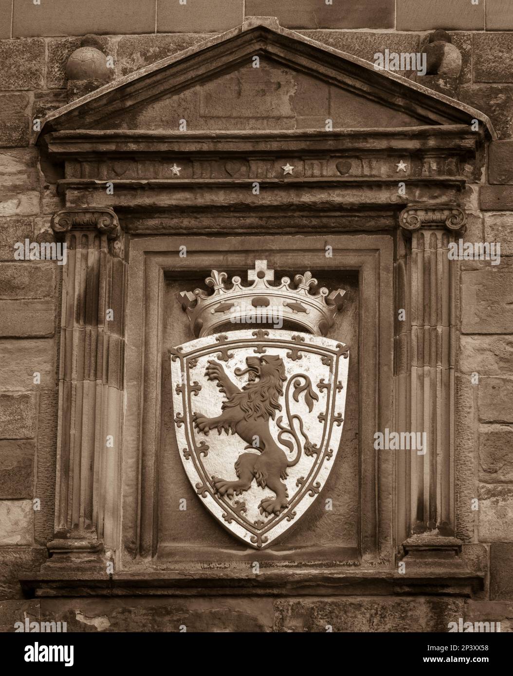 EDINBURGH, SCOTLAND, EUROPE - Royal Coat of Arms at Portcullis Gate in ...