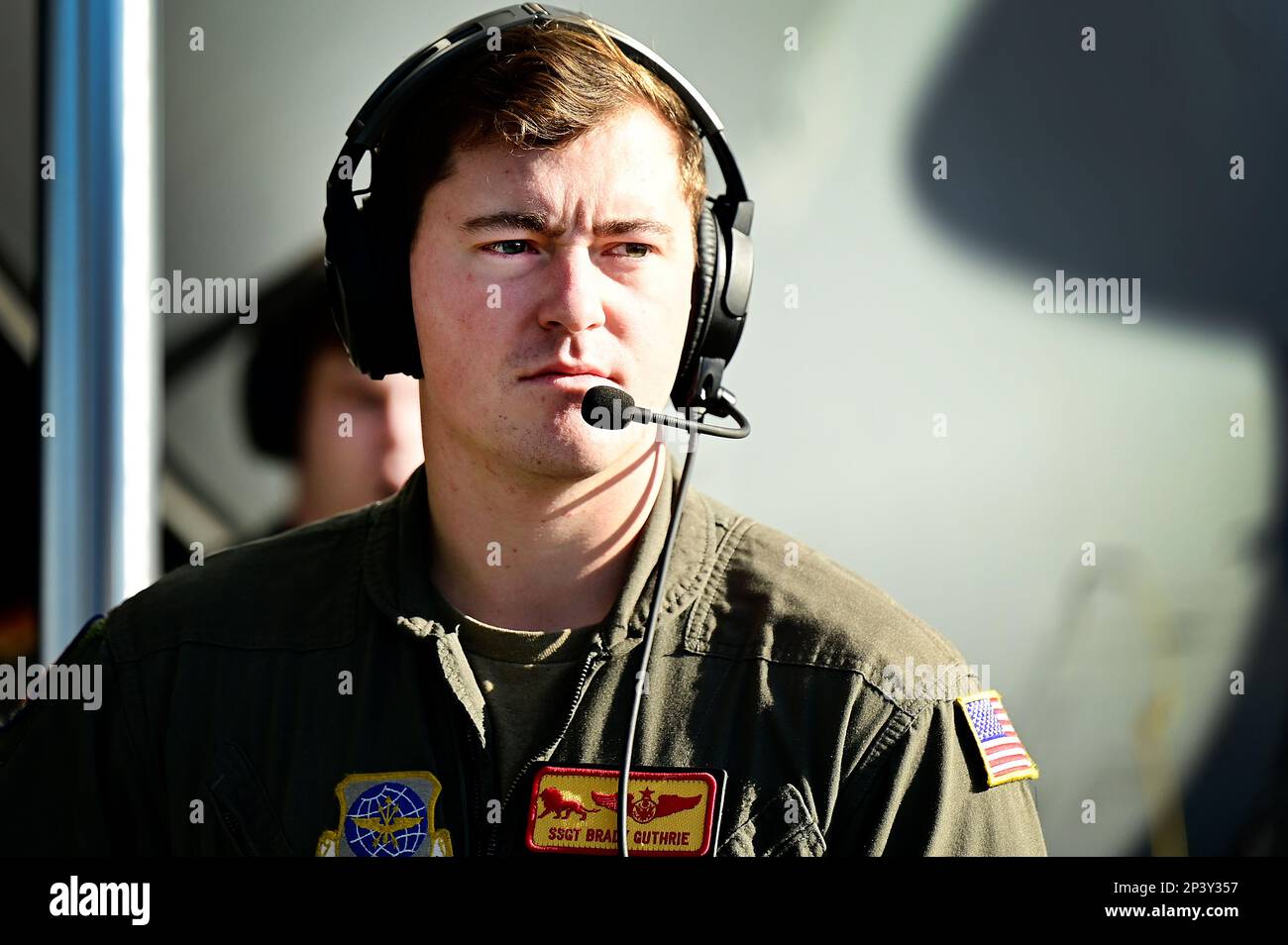 U.S. Air Force Staff Sgt. Brady Guthrie, C-17 Globemaster III ...