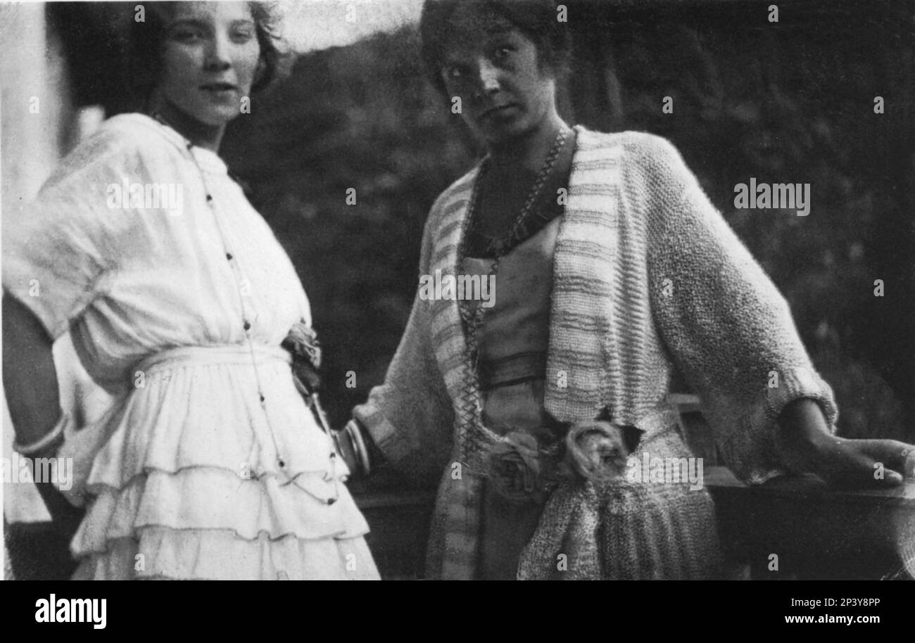 1910's , Paris , France : The woman writer JEAN RHYS ( born Ella ...