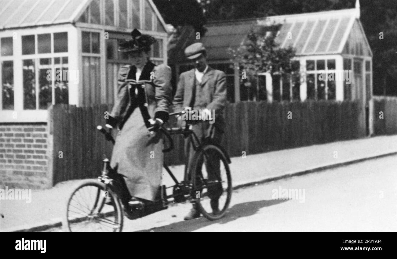 1894 : AMY CATHERINE ROBBINS , second wife of the british science ...