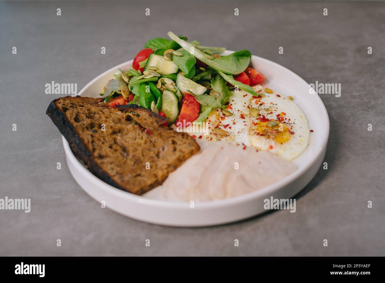 Lunch plate hi-res stock photography and images - Alamy